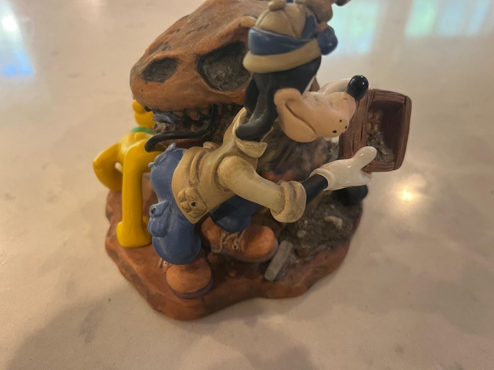 Vtg Walt Disney Animal Kingdom Mickey Mouse T-Rex Paleontologist Goofy ...