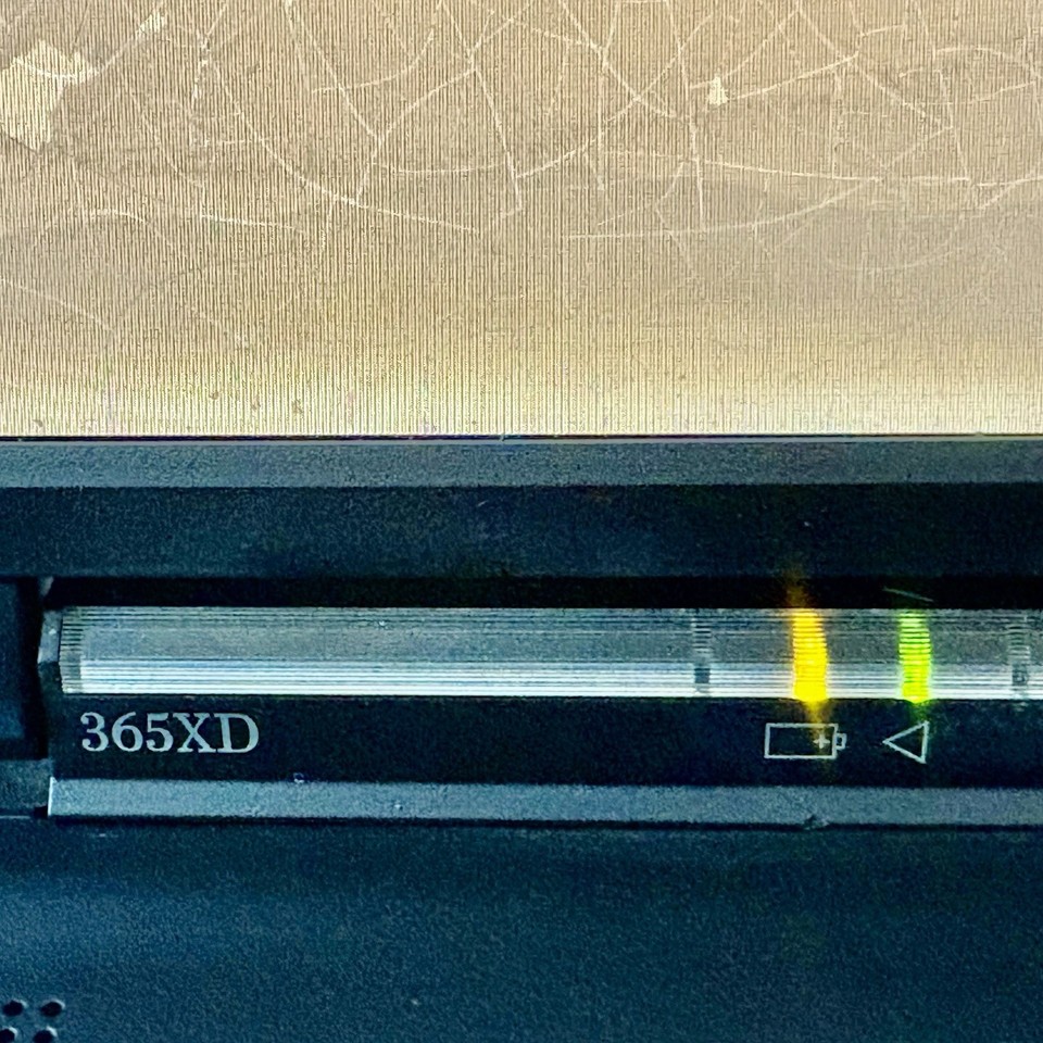 IBM ThinkPad 365XD Type 2625 Laptop For Parts or Repair Turns on w ...