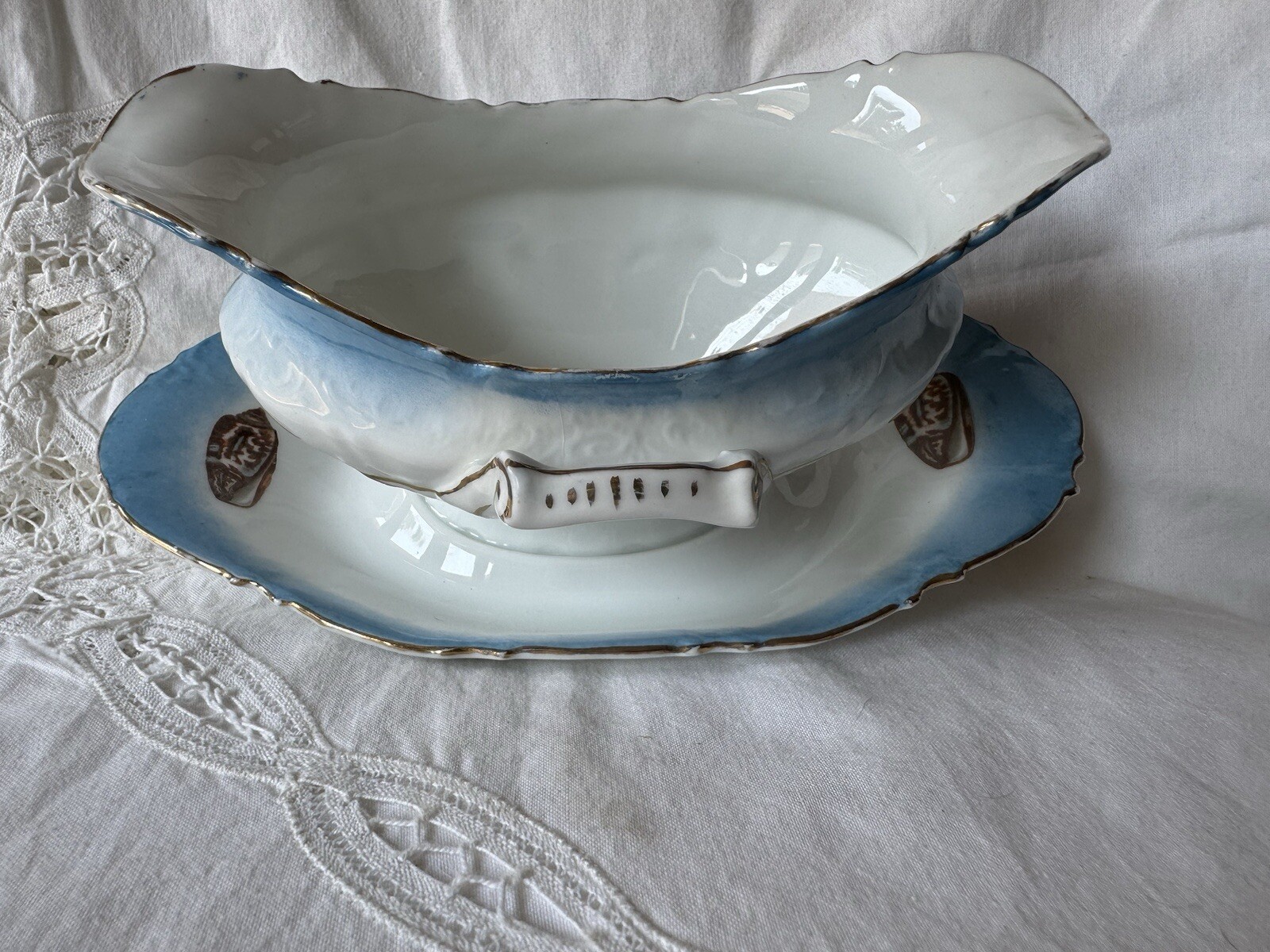 RARE ANTIQUE VICTORIA AUSTRIA LIMOGES FISH & SHELL PATTERN GRAVY BOAT ...