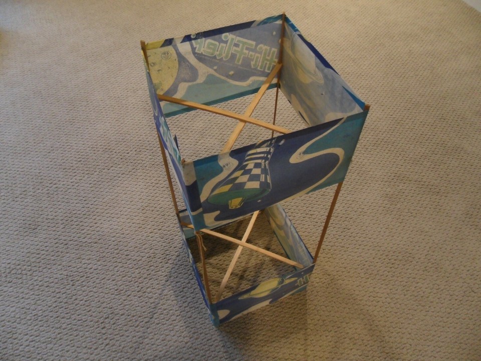 VINTAGE ~ ORIGINAL ~ RARE ~ HI-FLIER PAPER BOX KITE ~ ASSEMBLED ~ SPACE ...