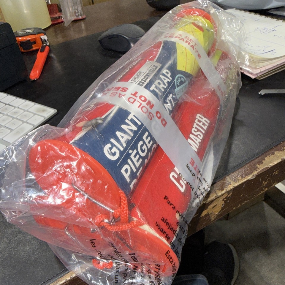 Catchmaster Giant Fly Glue Trap 3-Pack 30 Feet Each, Adhesive Fly Traps ...