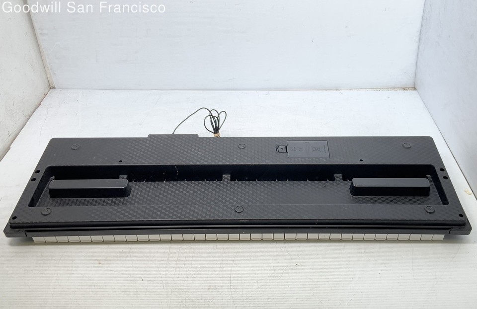 MQ 61-Key Electronic Keyboard & Drum Machine Model MQ-607UFB Power ...