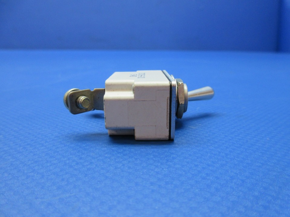 Mooney M20 Klixon Circuit Breaker Toggle Switch 10 Amp 7270-5-10 (0625-1372) | eBay