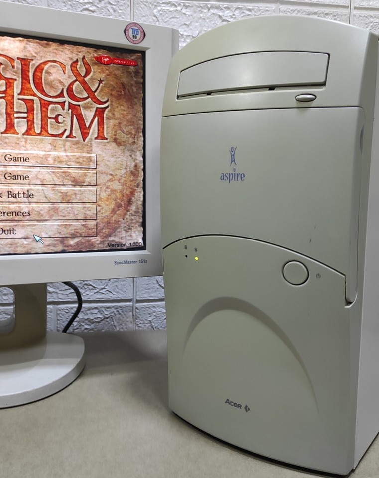Pentium 3 600 Retro PC Windows 98 Nvidia TNT 2 Computer Vintage gaming ...