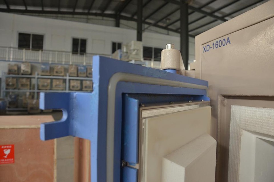 1400℃ Vacuum Case Hardening Furnace Heat Treatment Inert Gas Atmosphere ...