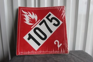 Labelmaster ZVR81075 UN 1075 Placard Flammable Gas Tagboard 25 pk ...