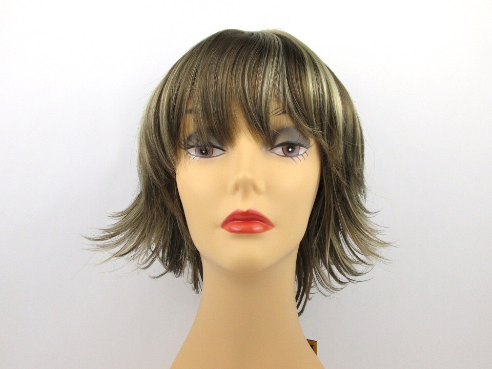 WOMENS LADY SHORT STRAIGHT HAIR FLIPPY STYLE WIG W/ BANGS BREEZY FLIP ...