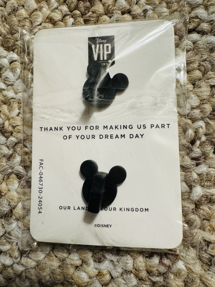New Disney Exclusive VIP Tours Pin Disneyland 2024 Tartan Plaid Parks ...