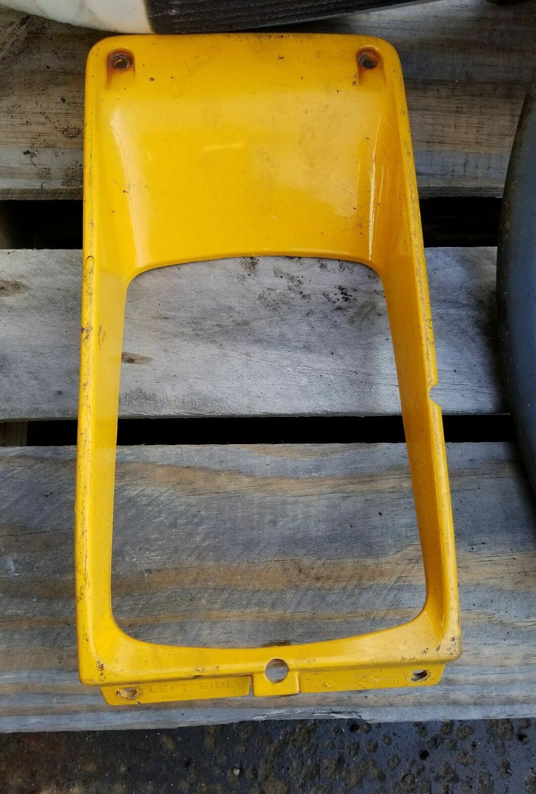 INTERNATIONAL HEADLIGHT BEZEL LH LEFT SIDE DRIVER 1661763C1 | eBay