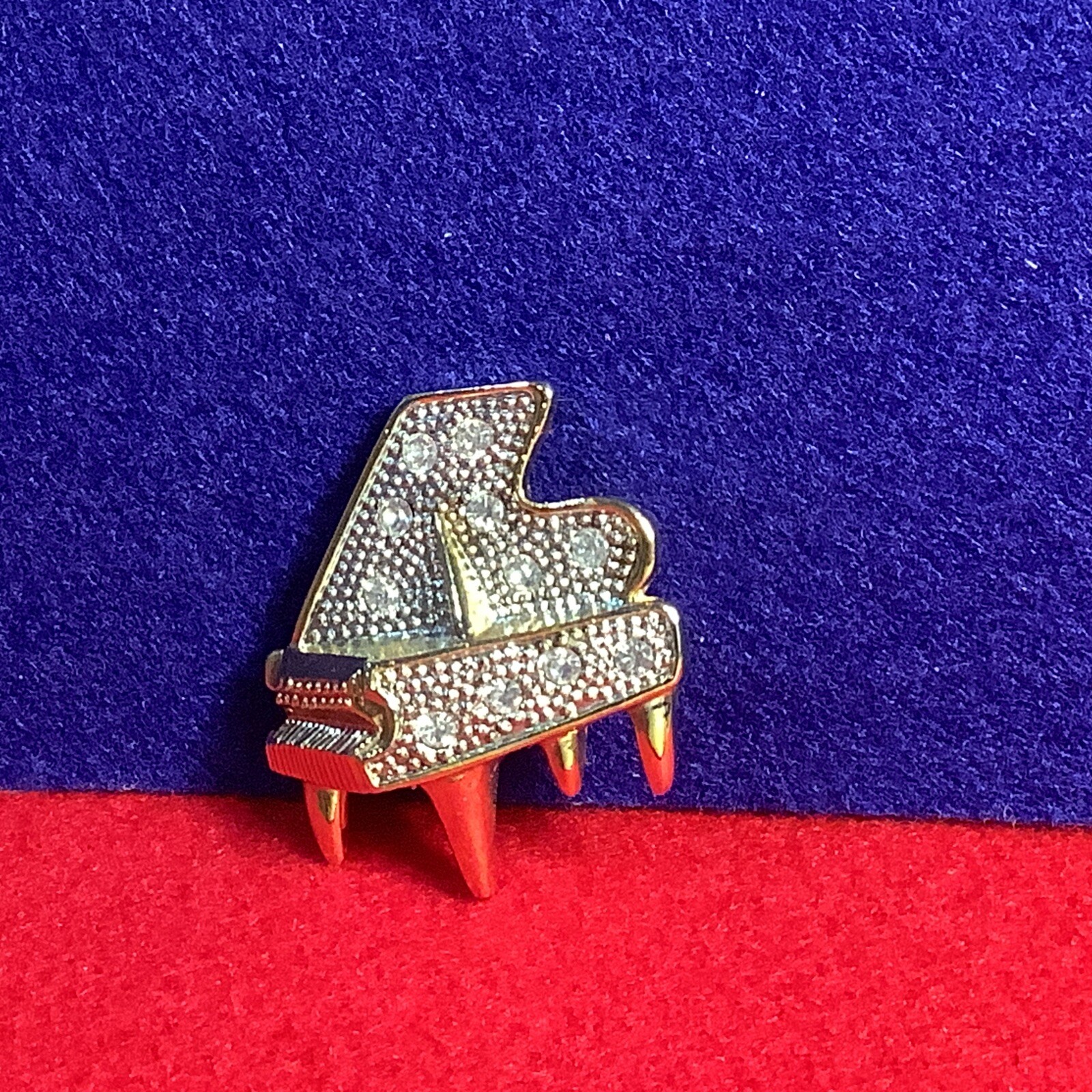 Vintage Goldtone and Crystal Grand Piano Pin Great Gi… - Gem