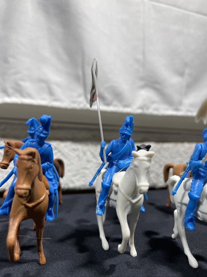 CTS Alamo Round Hat And Helmet Cavalry Toy Soldier Lot Of 50 And 2 BAG ...
