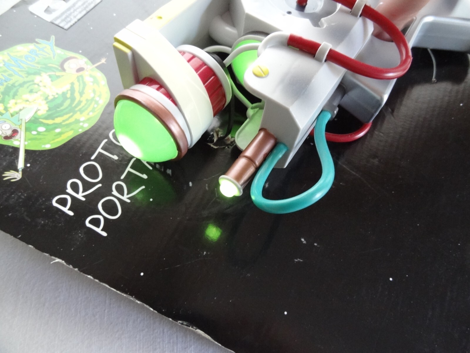 Spirit Halloween Rick & Morty Prototype Portal Gun So… - Gem