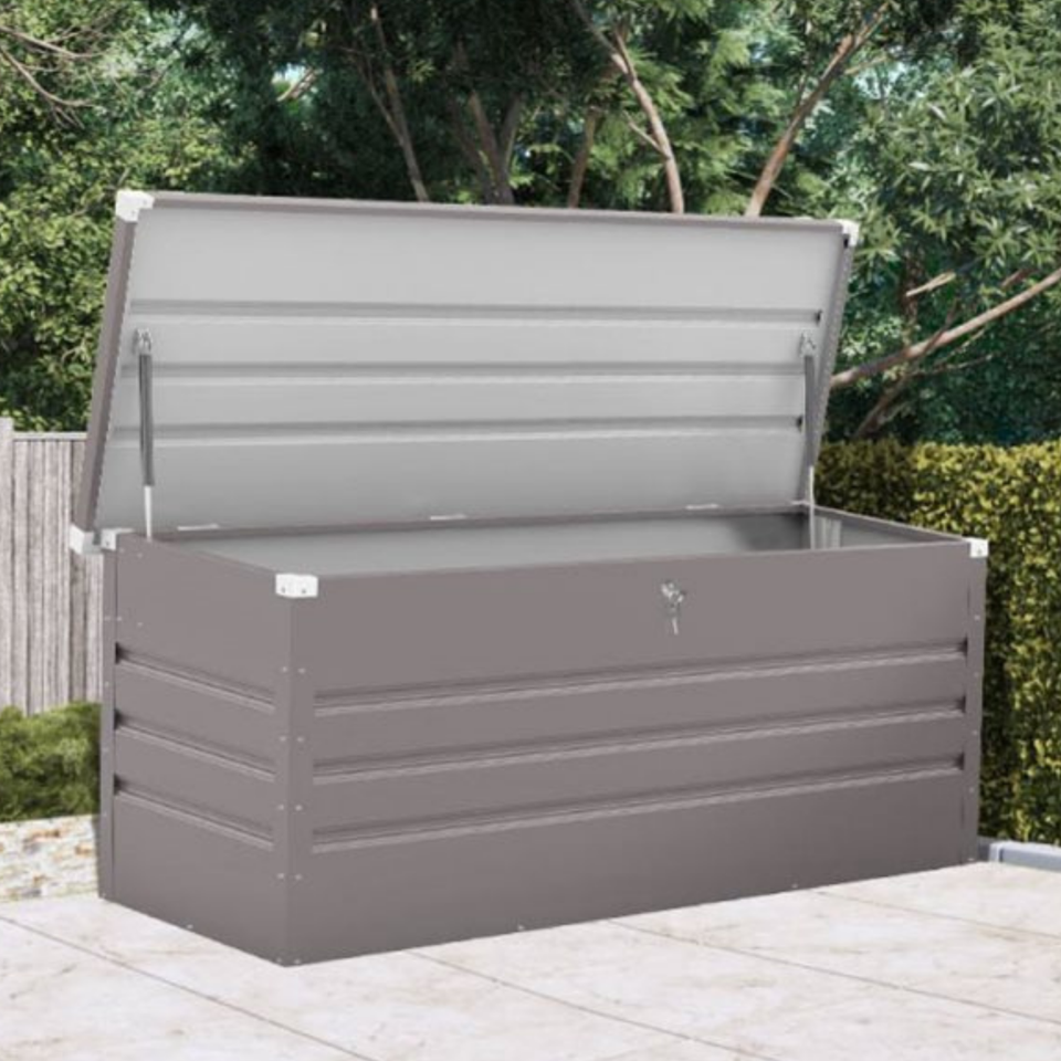 Outdoor Metal Garden Storage Box with Lockable Lid 5x2' Storage BillyOh ...
