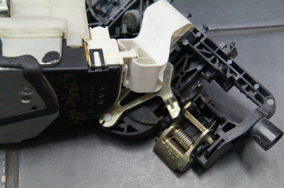 Rear Door Lock A2217300435 Mercedes S Class W221 Lock Handle Carrier ...