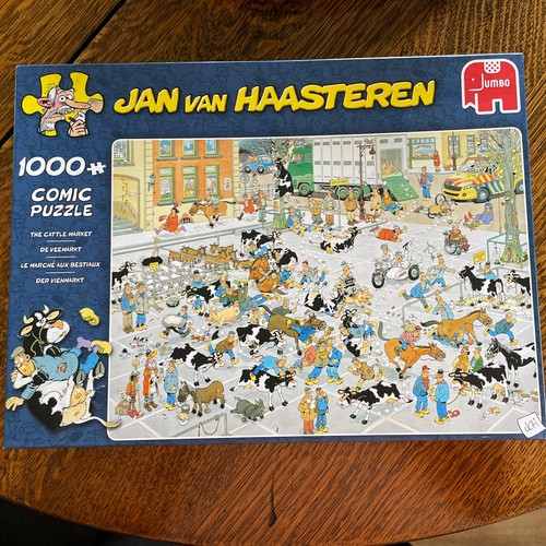 Jumbo 19075 Jan Van Haasteren - The Cattle Market 1000 Piece Jigsaw ...