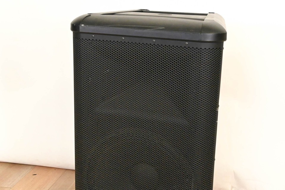 QSC HPR152F 15" 2-Way Powered Speaker CG01SZ3 | eBay