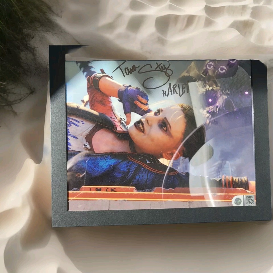 Tara Strong signed 8X10 Photo Voice Actor/ Arkham Harley Quinn Batman ...