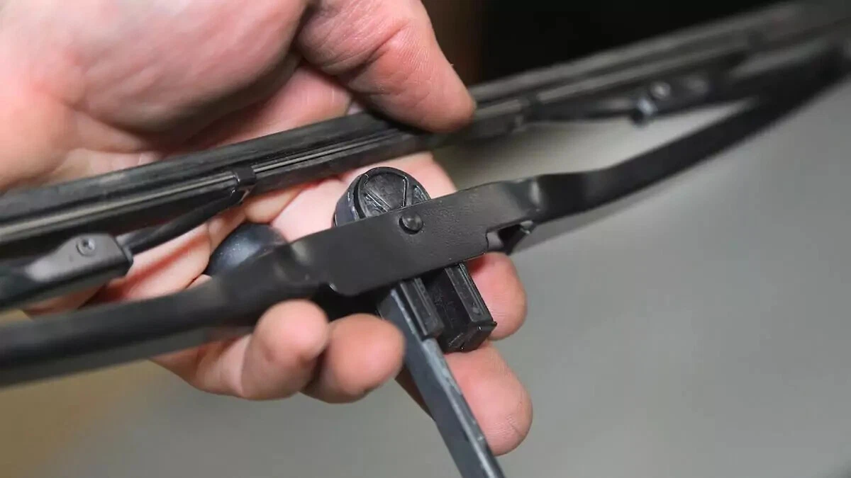 How to Change Windshield Wipers
