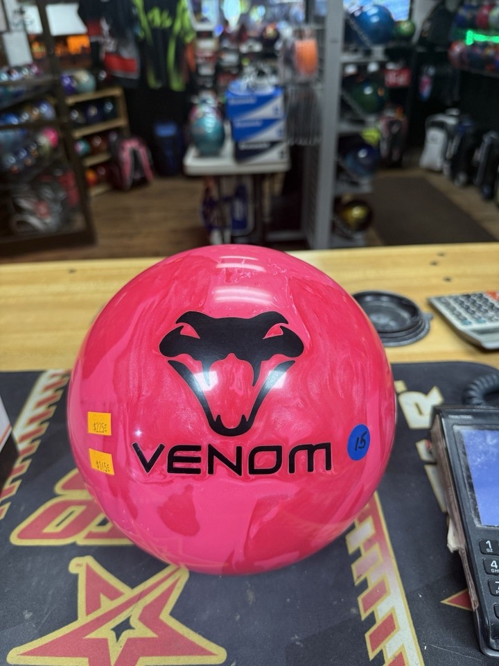 New Motiv Hyper Venom Bowling Ball 15lbs | eBay