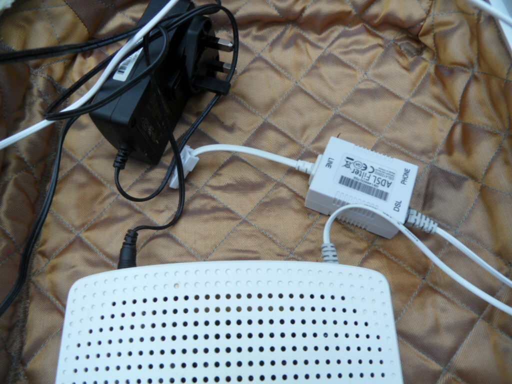 Technicolor TG582N 65 Mbps 10/100 Wireless N Router 3244485600622 | eBay UK