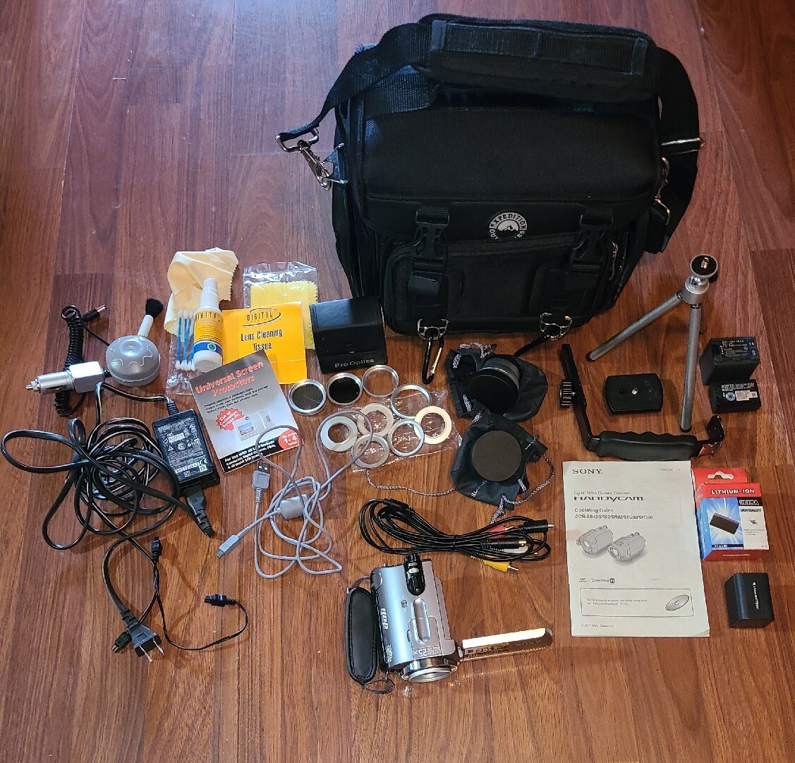 MINT Sony Handycam HDD 2000x / 25x Zoom Carl Zeiss Camcorder Bundle f ...
