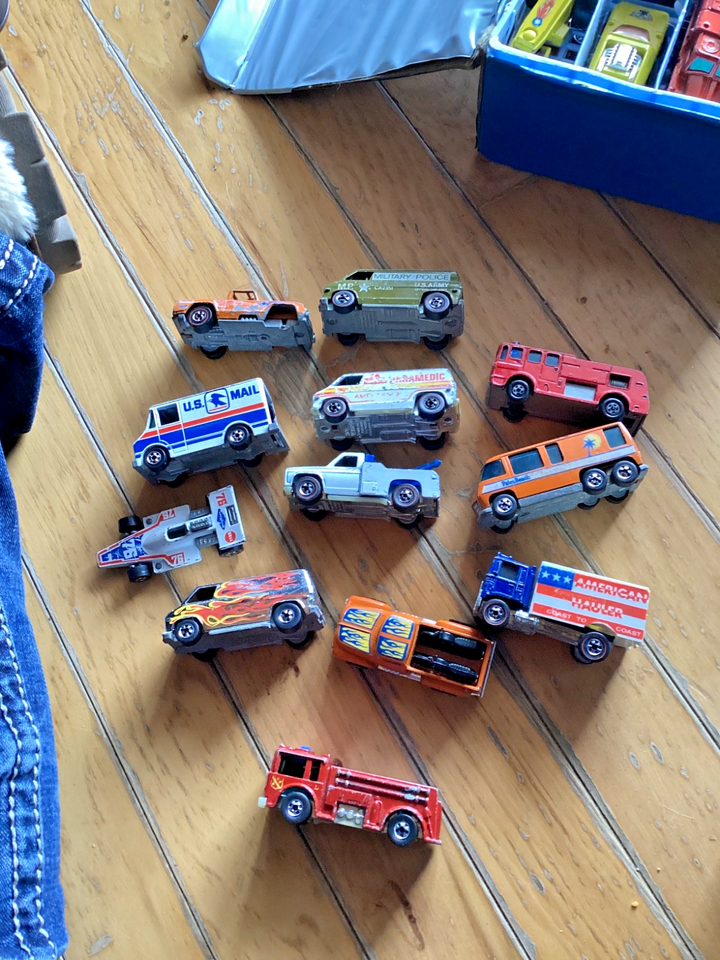 1970s Vintage Hot Wheels and MatchBox cars with cases & unkown brands ...