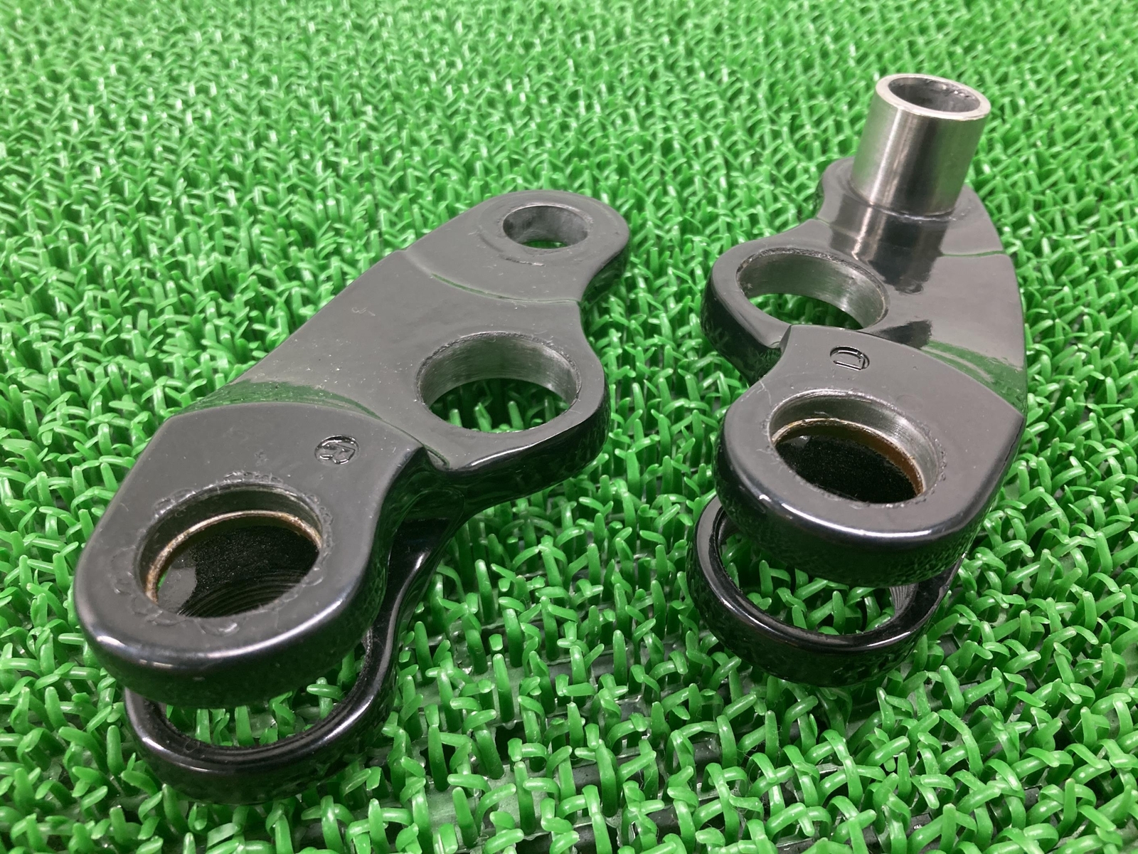 Aftermarket Used V-TWIN FLSTS Right and Left spring fork rocker 4826 | eBay