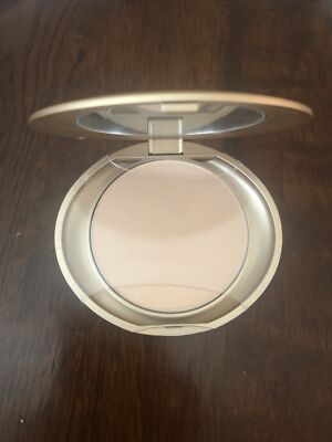 New MILANI Lightweight Pressed Face Powder Compact in 11 Nude(Sealed ...