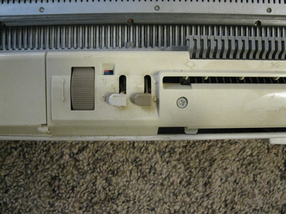 Singer Knitting machine model 700 | eBay