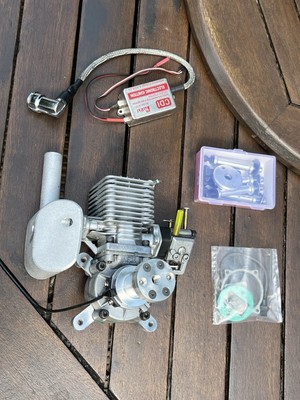 SPE 42cc 2 STROKE RC PLANE PETROL ENGINE WALBRO CARB , STAND OFFS RCEXL ...