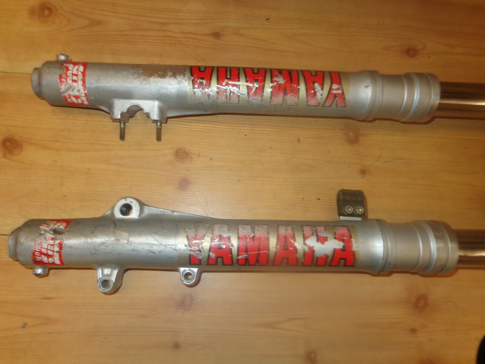 1985 Yamaha YZ125 YZ 125 OEM Front Forks Triple Clamps Clamp Fork 43mm ...