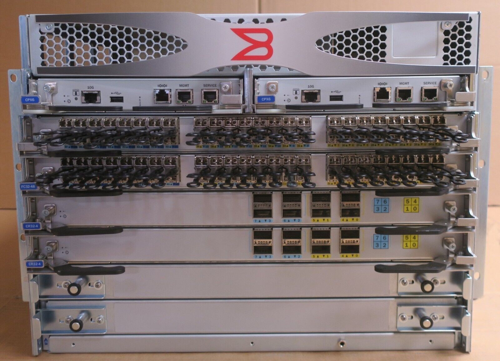 Brocade X6-4 4-Slot Gen6 8U Director + 2x FC32-48 2x CPX6 2x CR32-4 ...