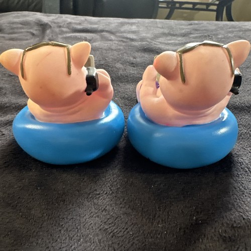 2 Working Pigs On A Blue Raft Rubber Bath Float Toy Floating Pig | eBay