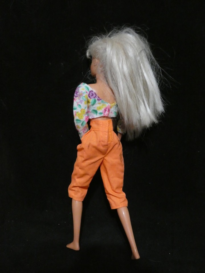 1976/1993 Mattel Barbie Articulated Flat Feet Doll | eBay