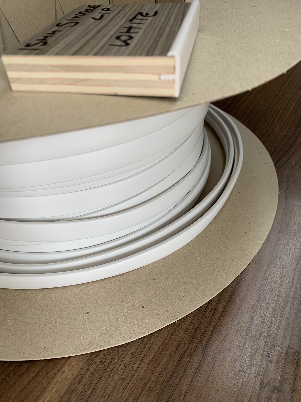 WHITE T TRIM 15mm 5 METRE SINGLE LIPPED FURNITURE KNOCK ON EDGING ...