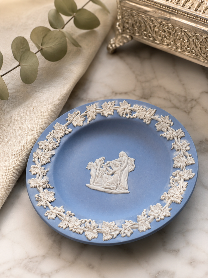 Wedgwood Blue Jasperware Pin Dish Cupid as Oracle Grapevine Border 11cm ...