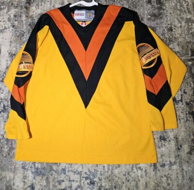 Vancouver Canucks Flying V CCM Vintage Jersey Large | eBay