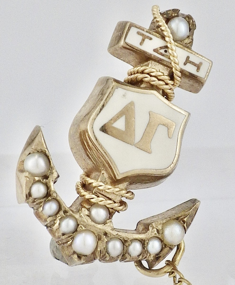 Delta Gamma Anchor Badge