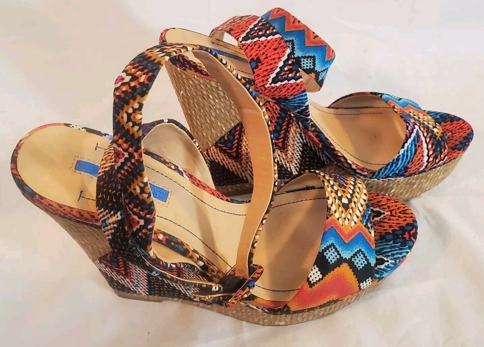 BCBGENERATION Women's 8.5 Raquel Platform Wedge Aztec Print Ankle Strap ...