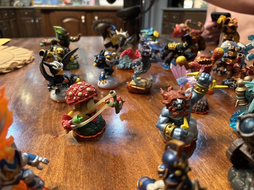 Large Skylanders Lot. 32 Figures Giants And Some Rares. | eBay