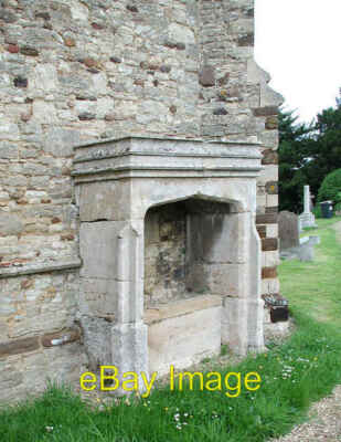 Photo 6x4 All Saints Houghton Conquest Beds - Recessed Tomb Unusual to ...