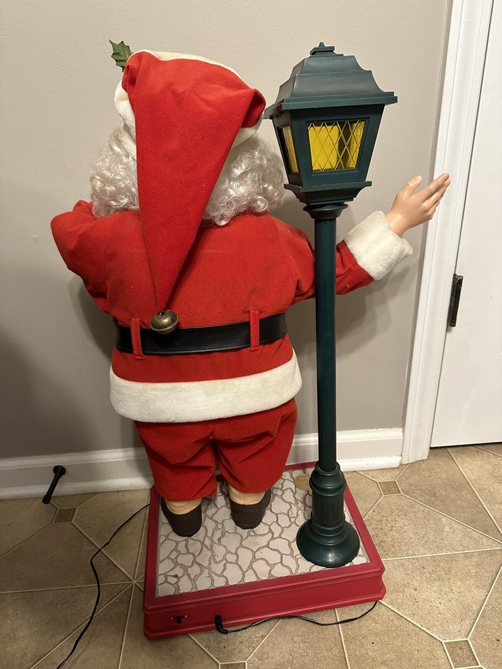 Coca Cola Haddon Sundblom Santa Claus Lamppost Animated Motion Forth In ...