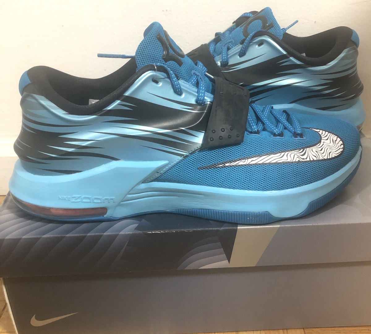 Kd 7 Blue And White Black