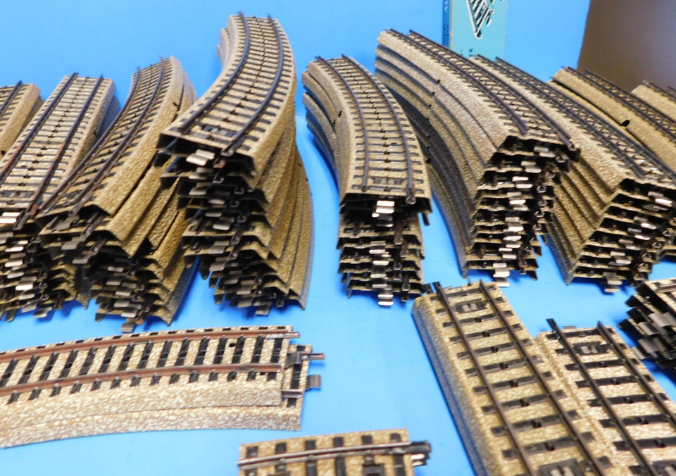 ! HUGE LOT OF VINTAGE HO MARKLIN TRACKS LOOK ! | eBay