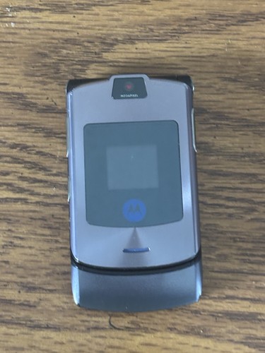 Lot of 10 VTG Cell Phones & iPod Flip LG Motorola Samsung IPhone at&t ...