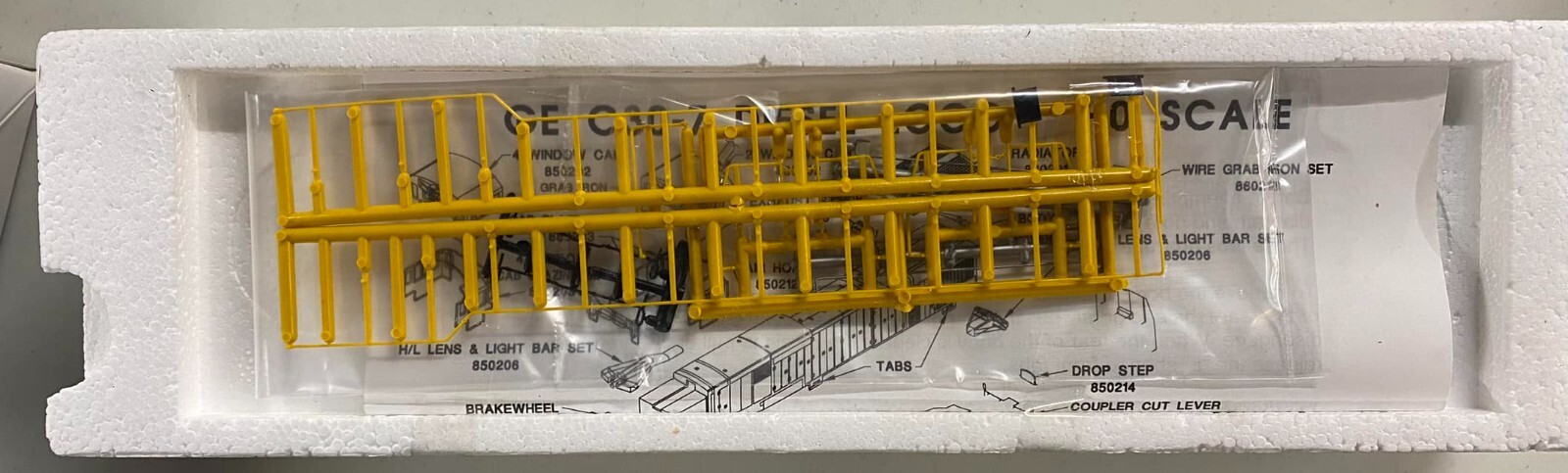 Atlas GE C30-7 Santa Fe #8061 (SPSF Merger Scheme) OUT OF PRODUCTION HO ...