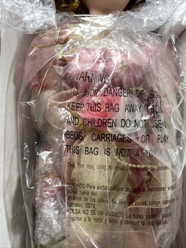 Item# 13099 Lovely Lenore Doll Heritage Signature Collection Doll With ...