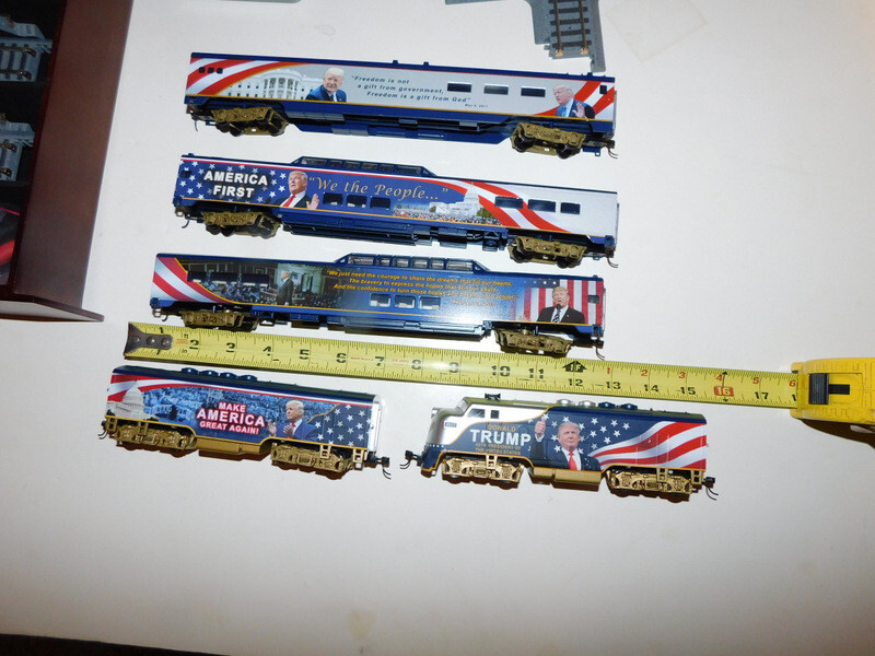 TRUMP EXPRESS HAWTHORNE VILLAGE BRADFORD EXCHANGE TRAIN SET HO WOOD ...