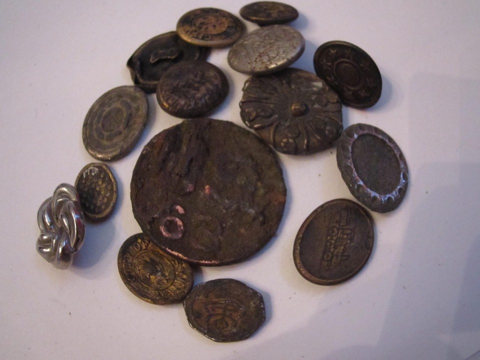 ANTIQUE METAL BUTTONS - NICE VARIETY - SEE PHOTOS - TUB BBA-7 | eBay