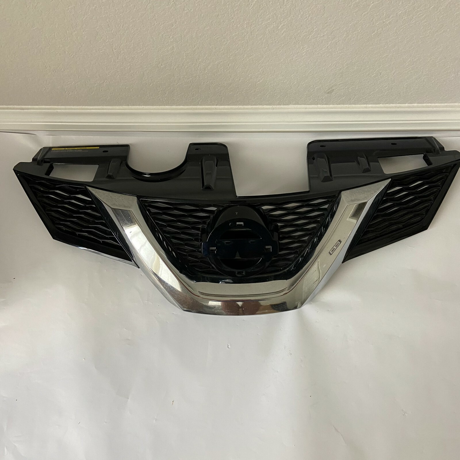 NISSAN ROGUE FRONT BUMPER GRILLE ASSEMBLY 623105HA0A 2014 - 2016 OEM | eBay